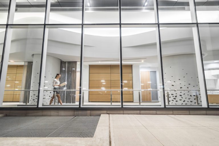 Krembil Discovery Tower: การออกแบบนวัตกรรมที่โรงพยาบาลโตรอนโตเวสเทิร์น