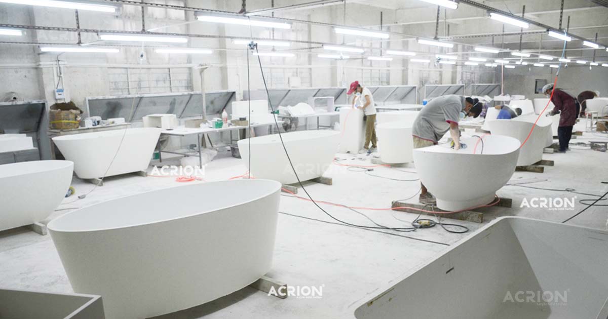 Discover the Benefits of Solid Surface Bathtubs for Your Home or Business